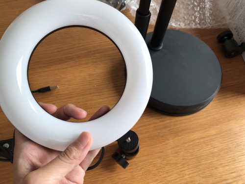 3COINSの手元撮影LEDスマホスタンドをレビュー｜手芸動画撮影に最適なアイテム | JIRO FACTORY